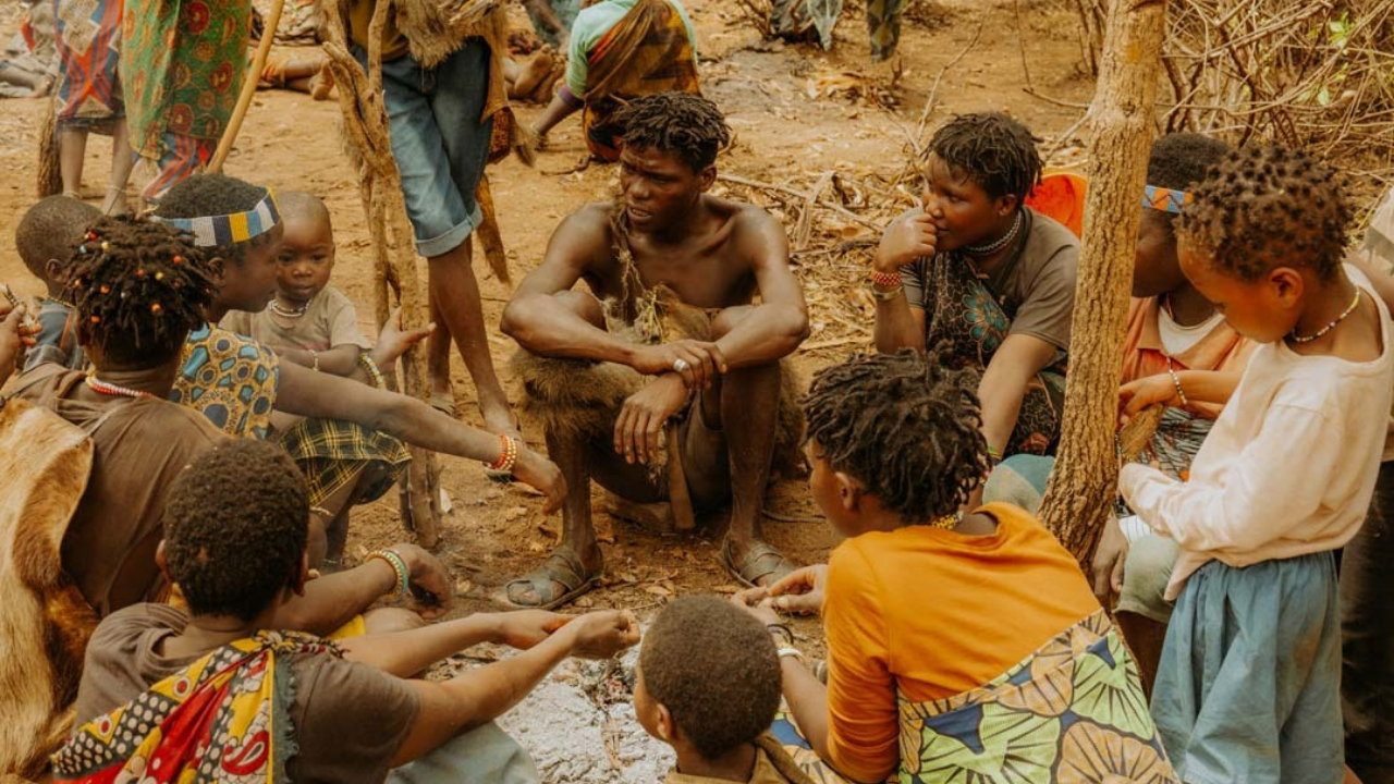 Tanzanya’nın Hadzabe Kabilesi halen 50 bin yıl önceki yaşantılarını sürdürüyor - KRT TV